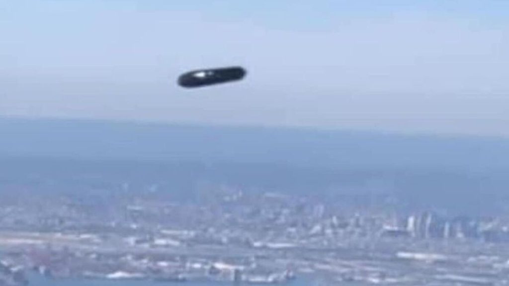 Mysterious 'Flying Cylinder' Sparks UFO Frenzy Over New York City
