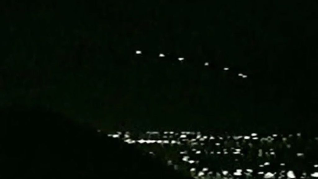 The Phoenix Lights: A UFO Mystery That Still Baffles the World - Fact ...